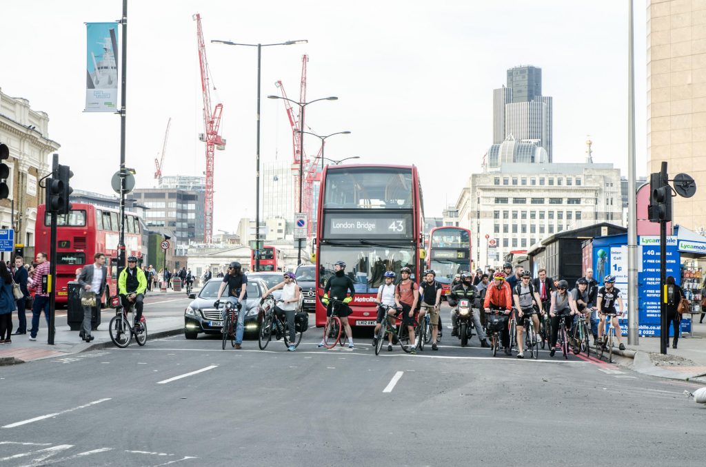 Could traffic lights with artificial intelligence end road congestion ... Could traffic lights with artificial intelligence end road congestion ...