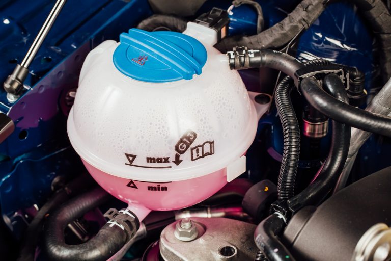 Coolant: read about it and antifreeze for your car - Green Flag